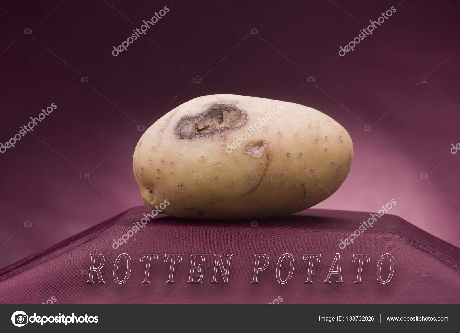 Rotten potato on read — Stock Photo © marcinwos #133732026