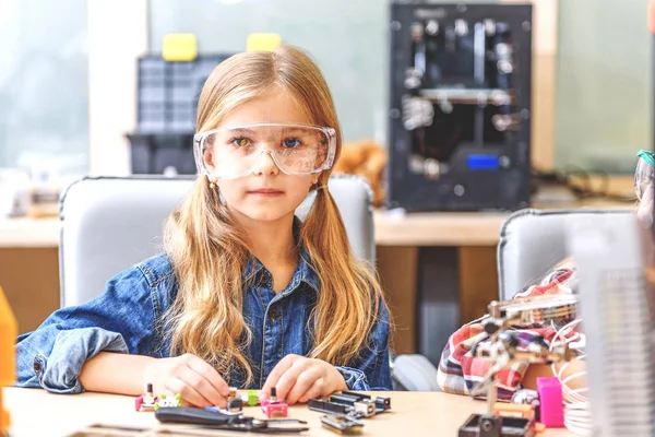 Girl inventor Stock Photos, Royalty Free Girl inventor Images ...