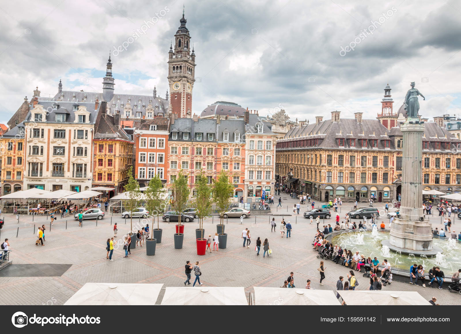 Oude stad plein in Lille Frankrijk — Stockfoto © pocholocalapre@yahoo ...