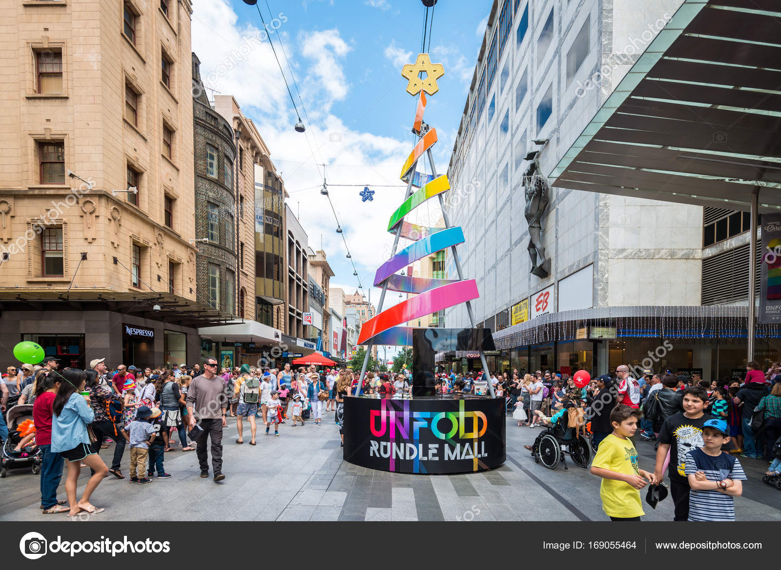 People at Rundle Mall – Stock Editorial Photo © moisseyev #169055464