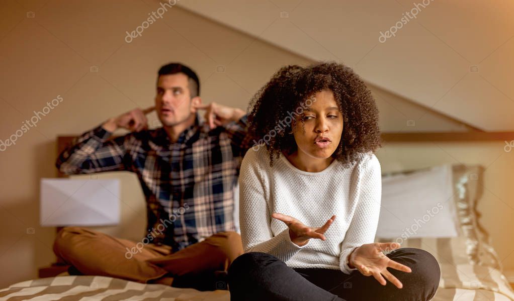Young couple having trouble in relationships — Stock Photo ... Young couple having trouble in relationships — Stock Photo ...