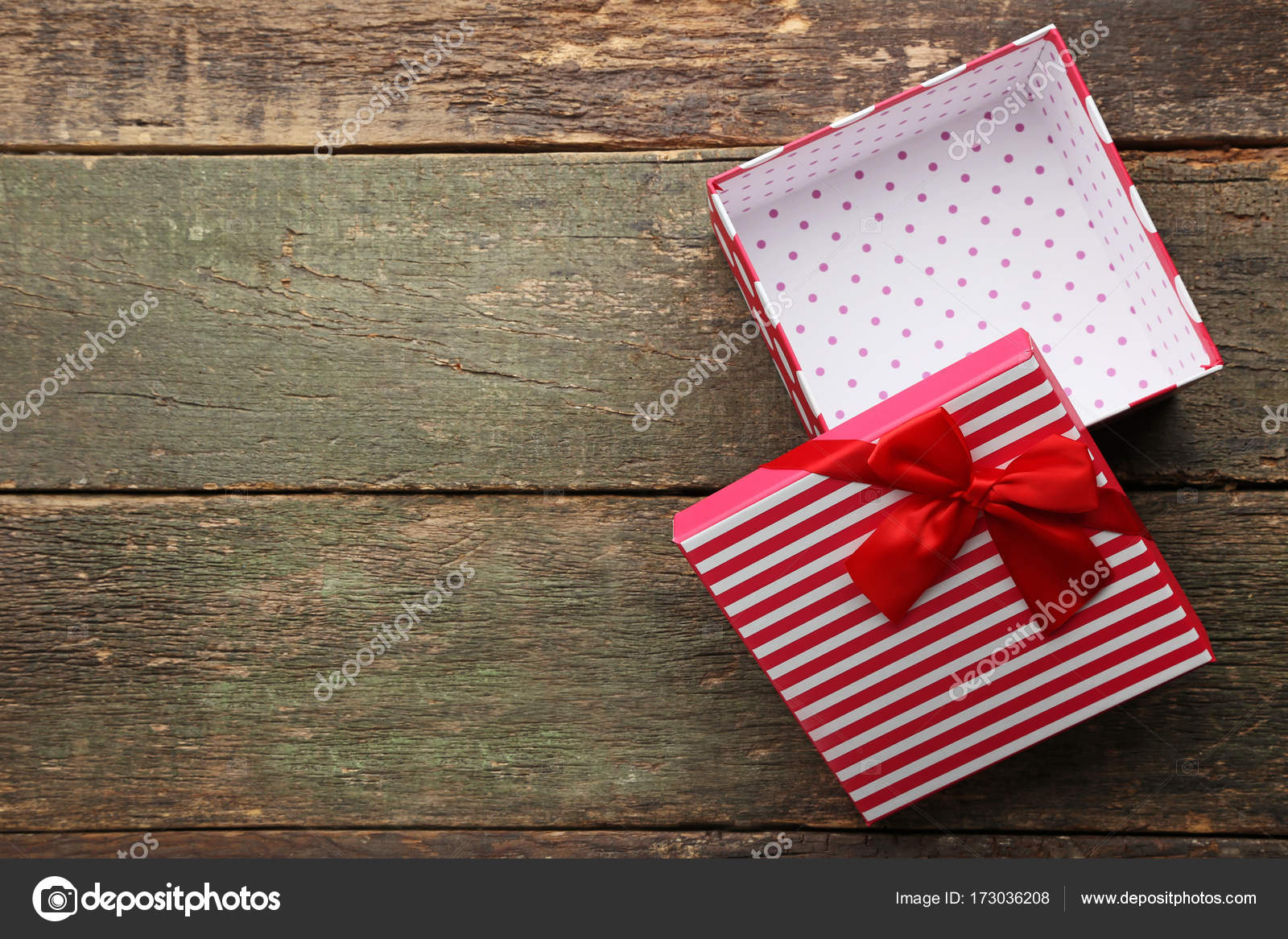 Open gift box with ribbon Stock Photo by ©5seconds 173036208