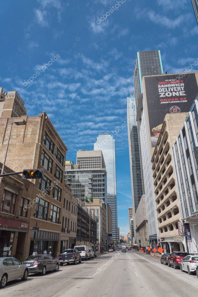 DALLAS, TX, US-MAY 3, 2019: Centro de Dallas con calles limpias y ...