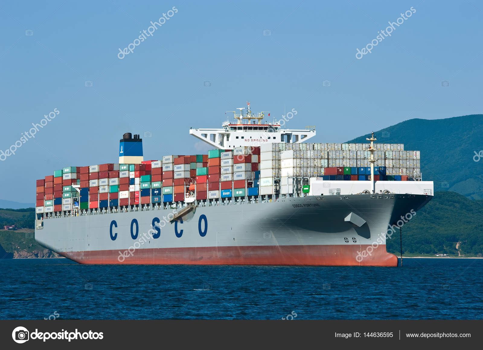 Container ship COSCO Fortune. – Stock Editorial Photo © vladsv #144636595