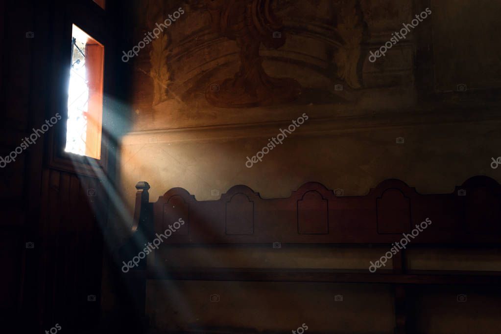 Light falling through window — Stock Photo © Sonyachny #138946356