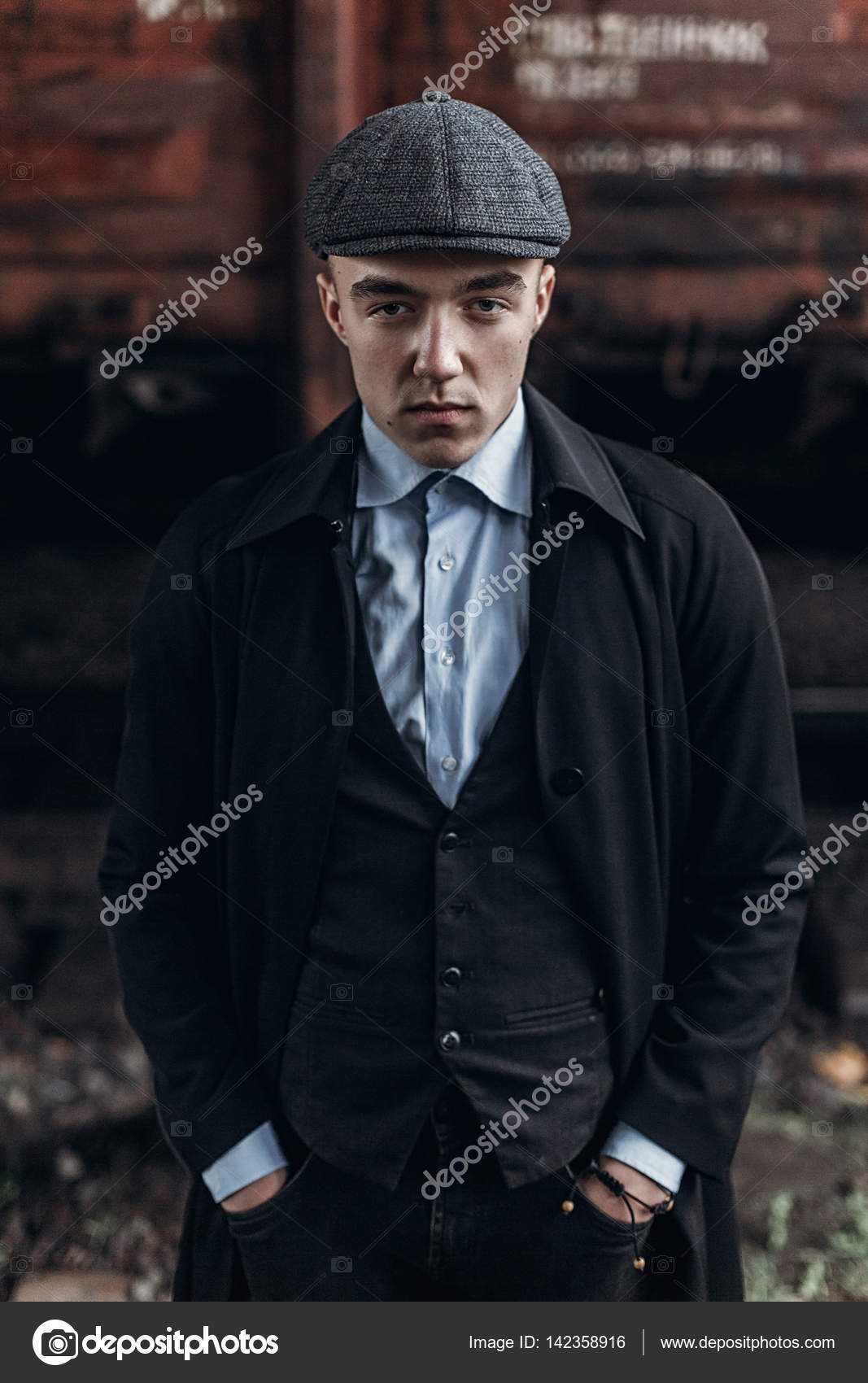 Stylish gangster man Stock Photo by ©Sonyachny 142358916