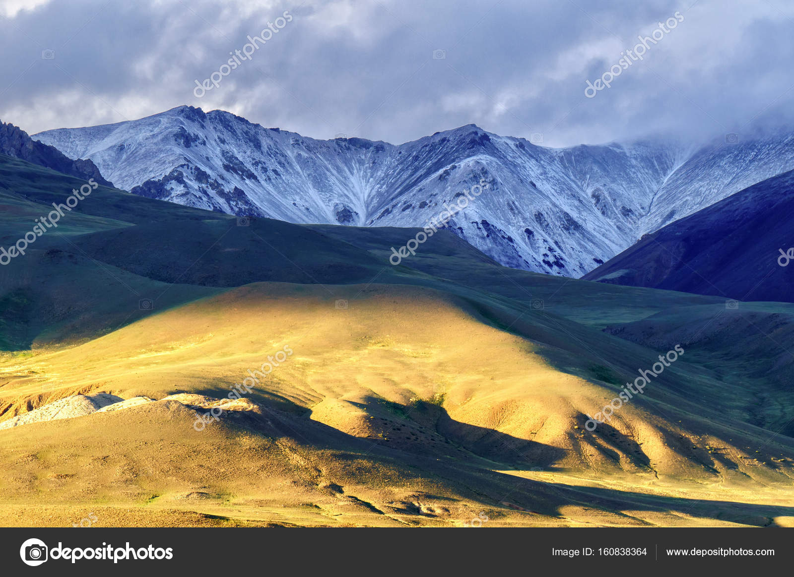 Panoramic view of Altai steppe and mountains Stock Photo by ©starylyss ...