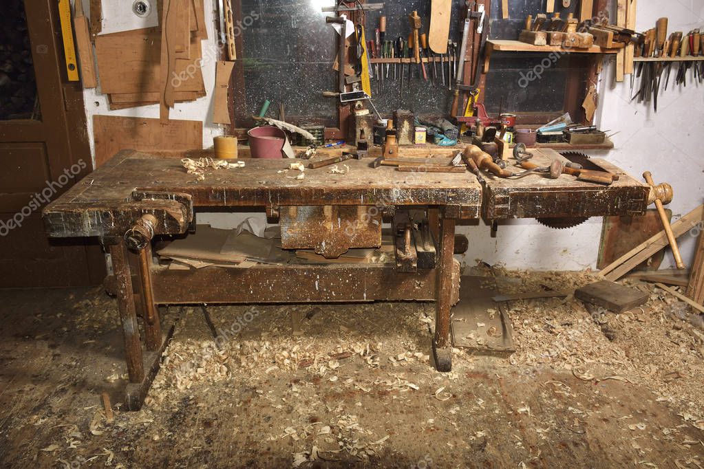 Antiguo taller de carpintería tradicional con su riqueza de ...