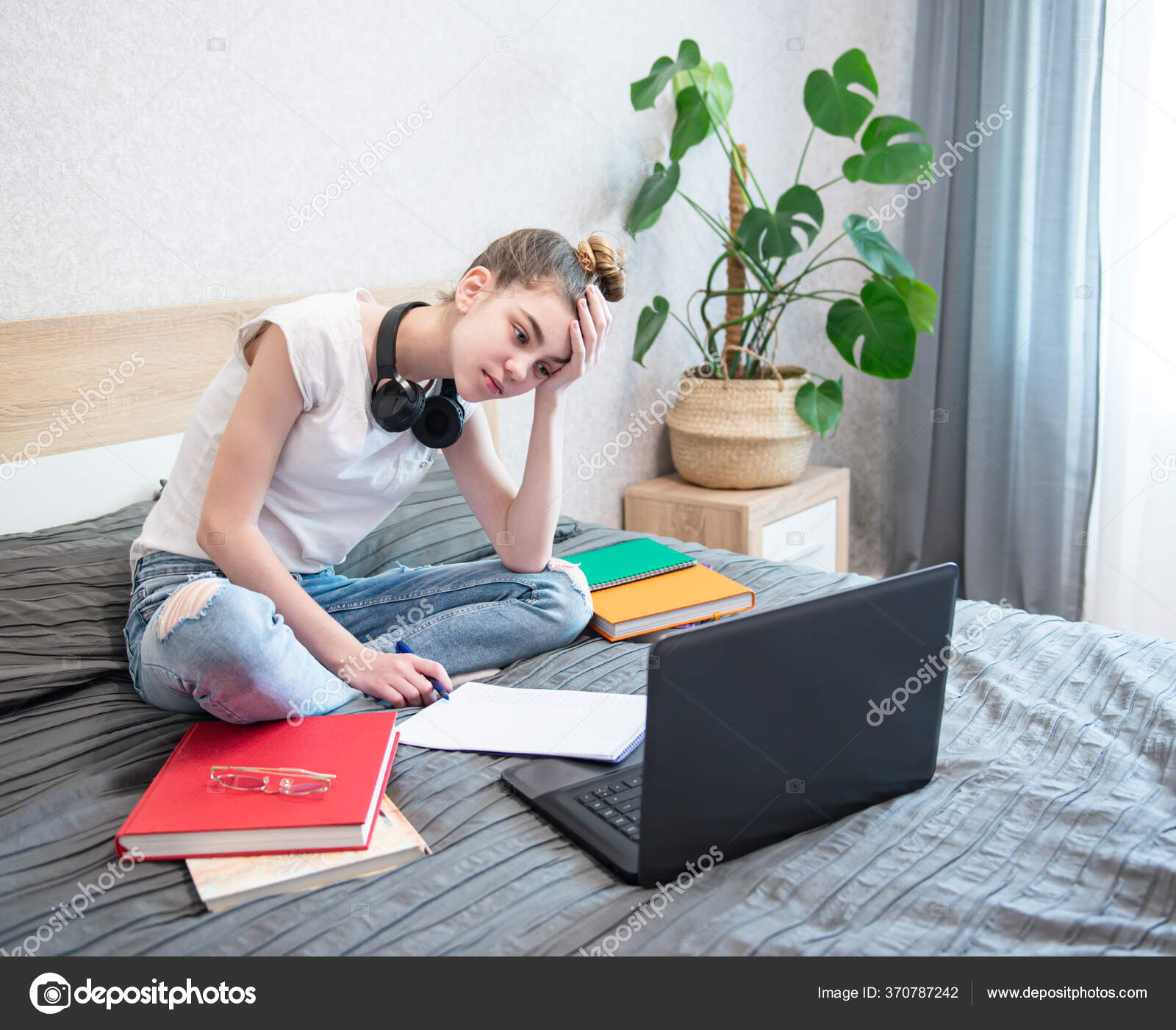 Teen Girl Uses Laptop Home Distance Learning Concept — Stock Photo ...