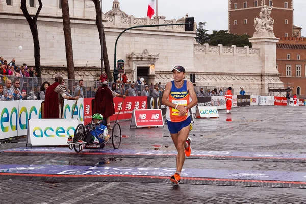 Imágenes de Línea de meta de maratón, fotos de Línea de meta de maratón ...