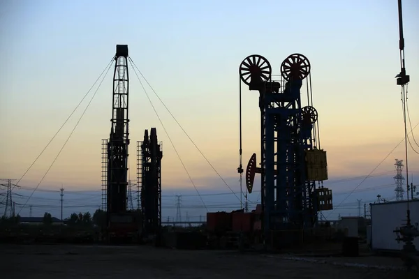 Oil drilling Stock Photos, Royalty Free Oil drilling Images | Depositphotos