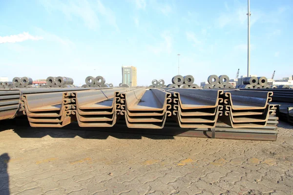 Riyadh steel company saudi arabia images libres de droit, photos de ...