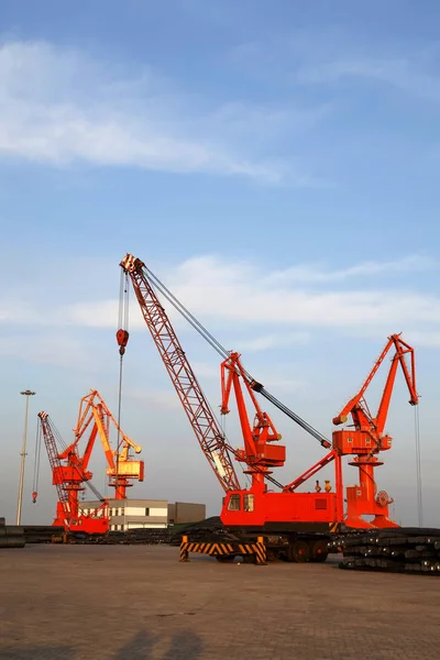 Floating Crane Floating Crane Rambiz Stock Photo by ©PantherMediaSeller ...