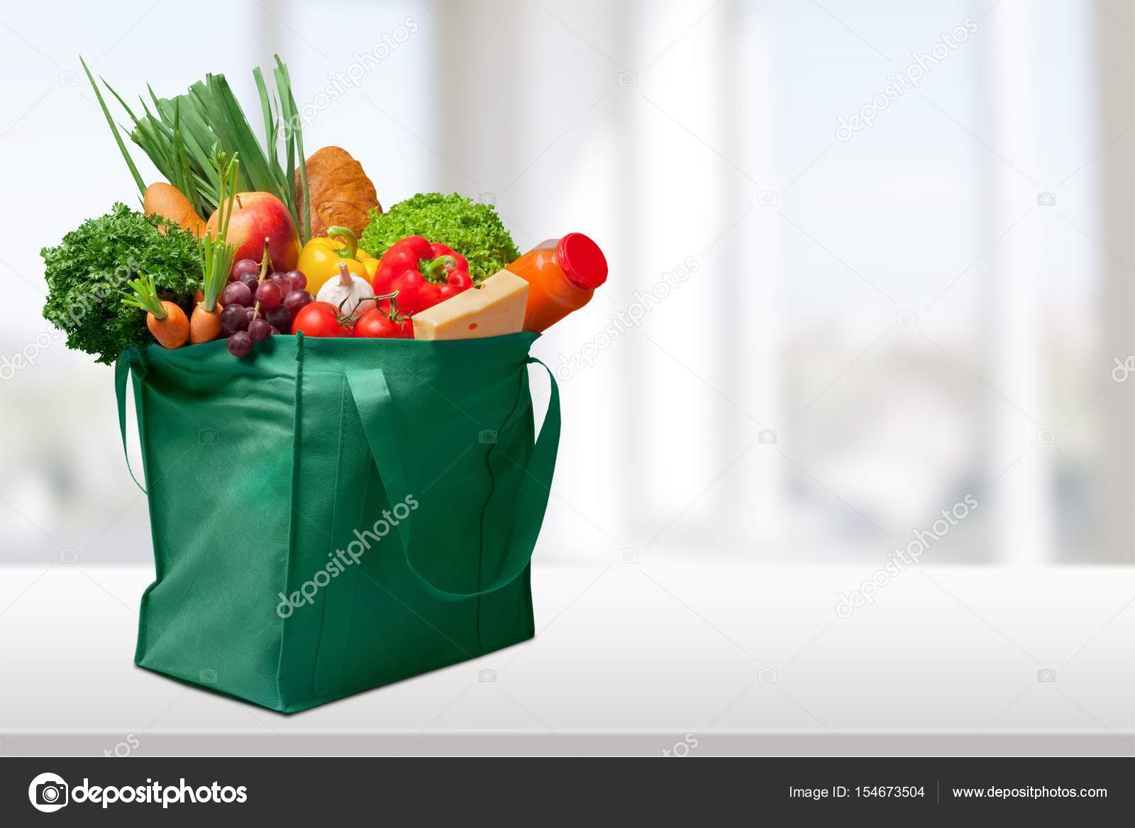Full shopping bag Stock Photo by ©billiondigital 154673504