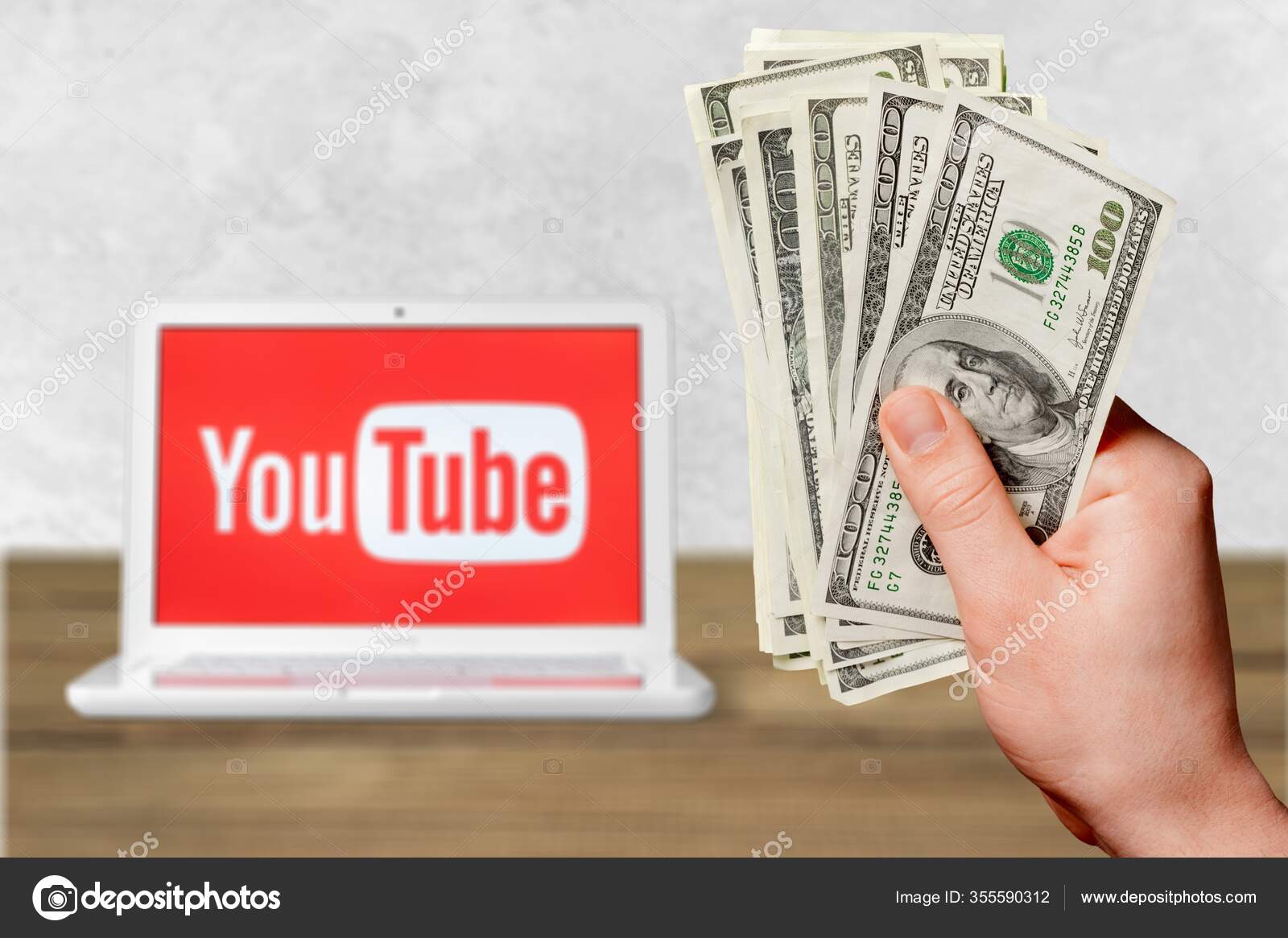 Hand Money Youtube Logo — Stock Editorial Photo © billiondigital #355590312