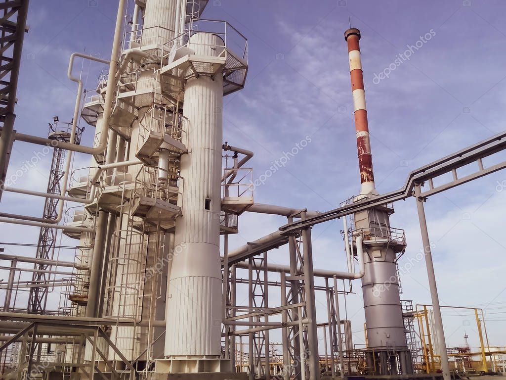 Columnas de destilaci n y horno de calefacci n 2024