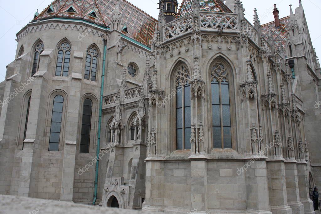 Detalles de Iglesia Matthias en el Castillo de Buda en Budapest ...