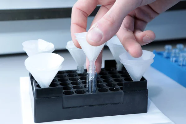 Autonomous solubility tester. Imitation dissolution of the tablet in ...