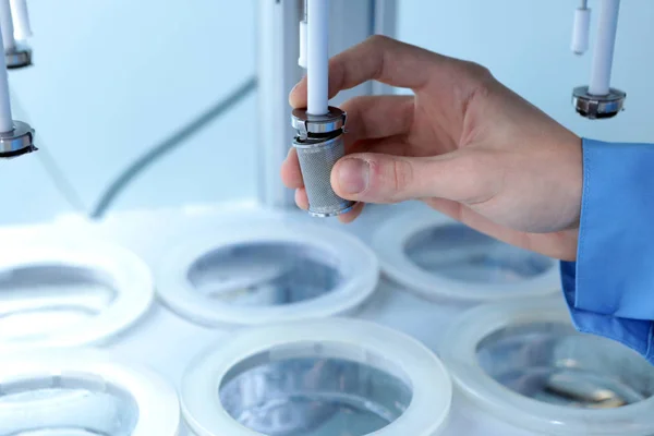 Autonomous solubility tester. Imitation dissolution of the tablet in ...