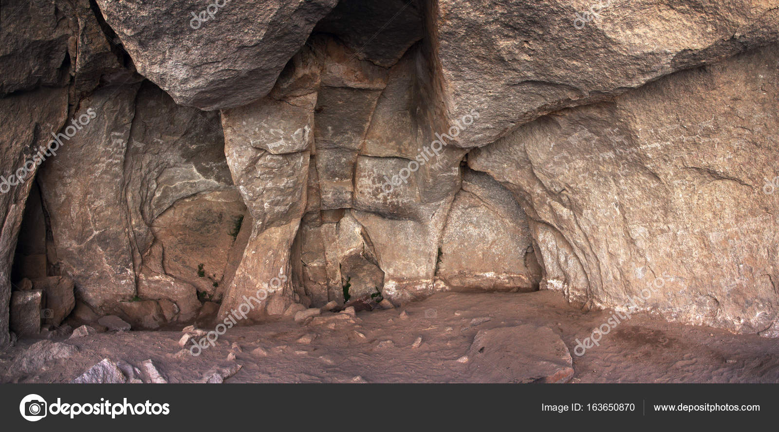 Interior of Sumbay Cave. Southern Peru — Stock Photo © PeteVch #163650870