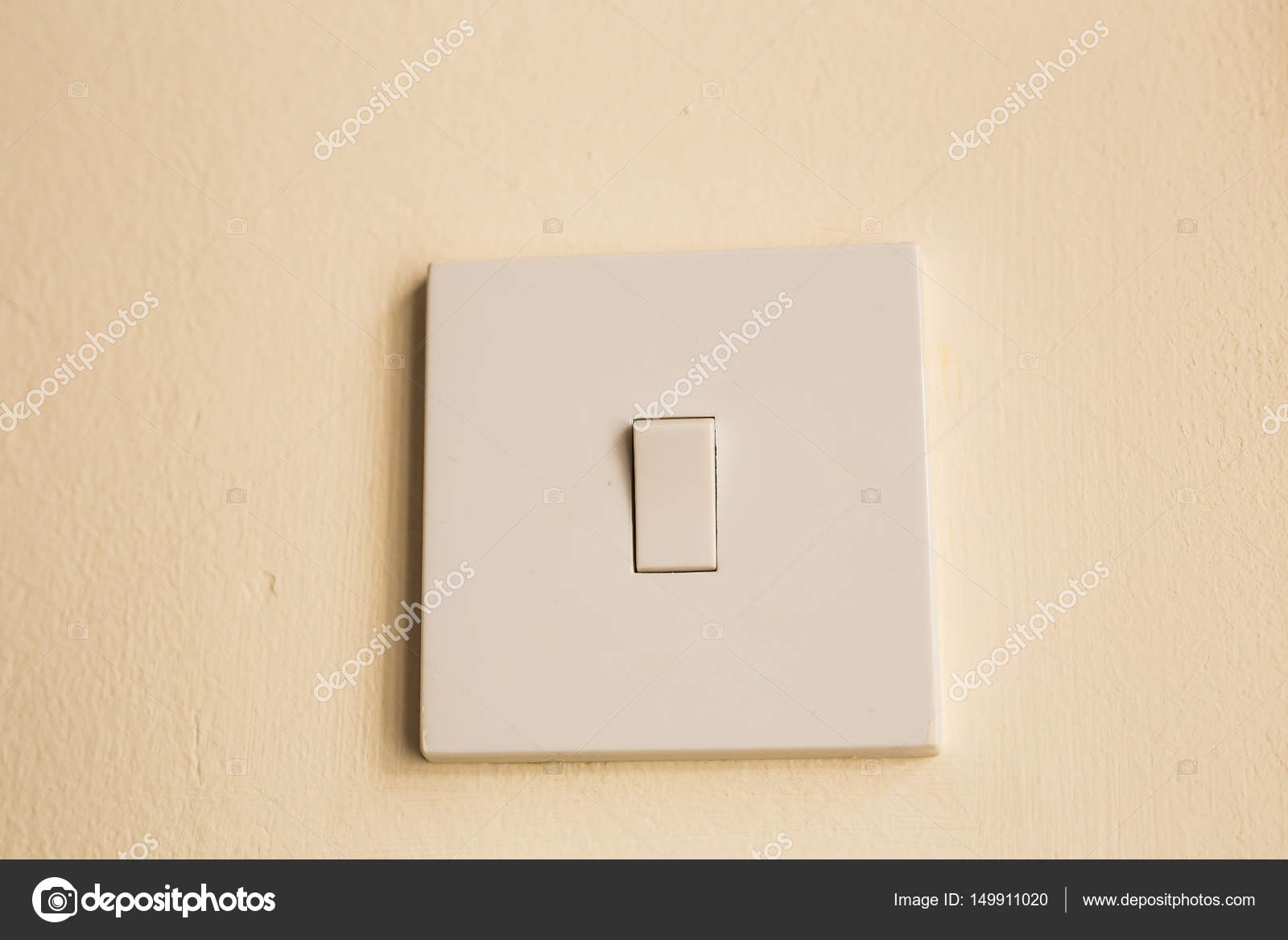 White light switch, turn on or turn off the lights — Stock Photo ...