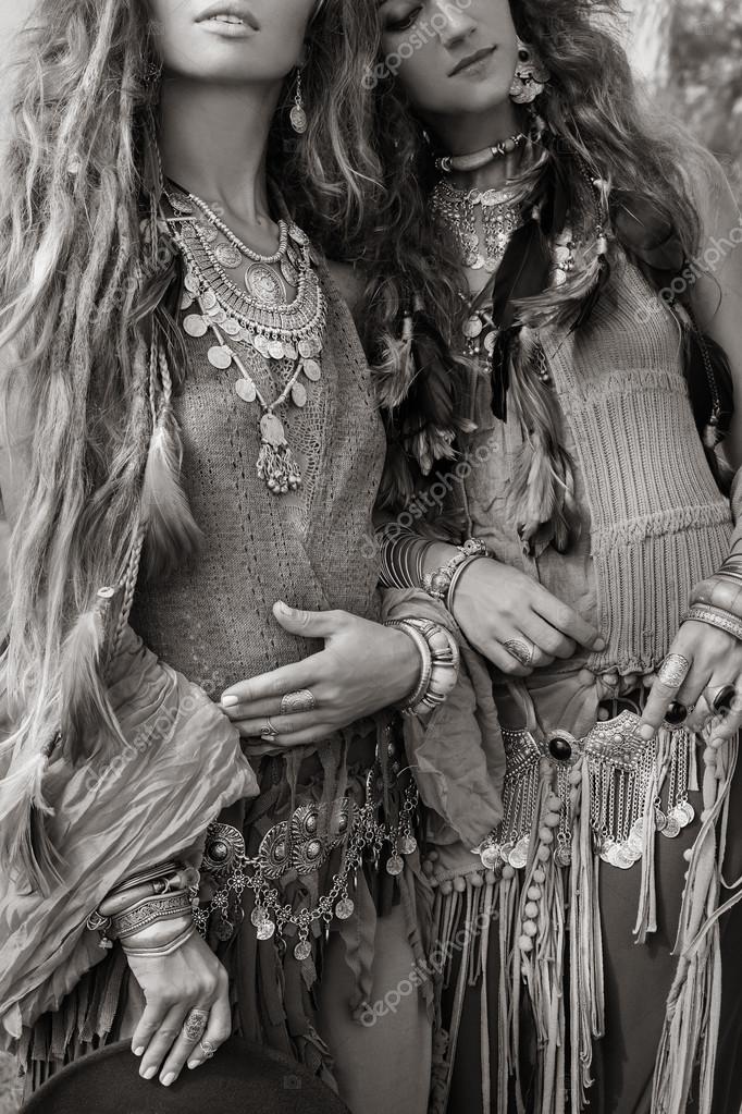 Two beautiful boho girls in ethnic jewelry. Close up — Stock Photo ...