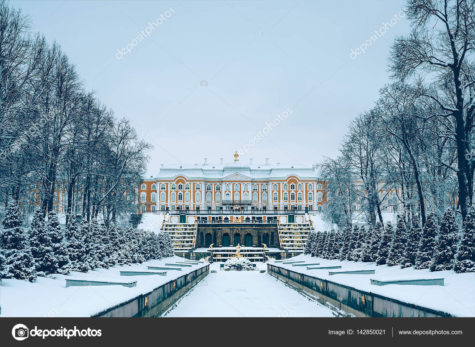 Grand Peterhof Palace. – Stock Editorial Photo © andrey.ivanoff #142850021