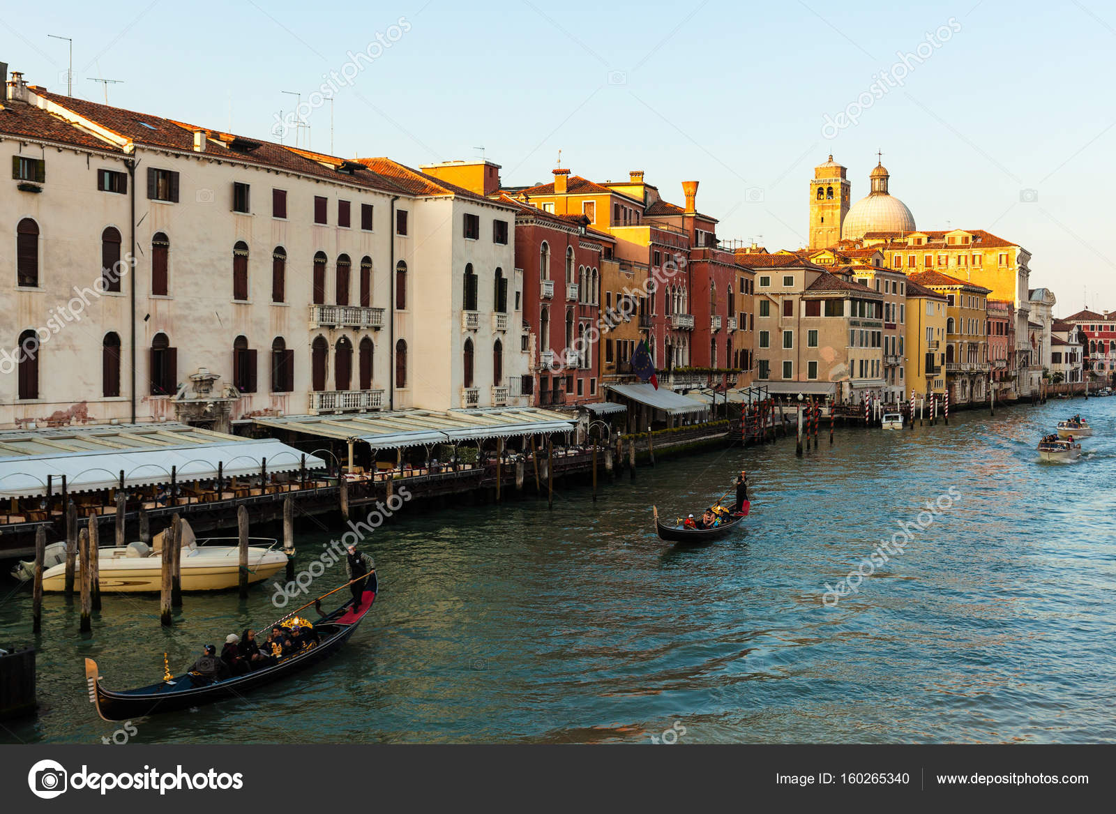 Grand Canal in sunset . Venice, Italy — Stock Editorial Photo © IriGri ...