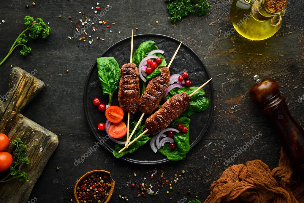 Kebab. Kebab tradicional de carne de Oriente Medio, árabe o ...