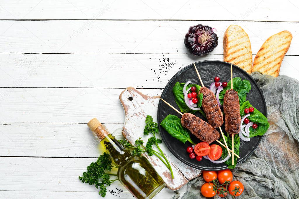 Kebab. Kebab tradicional de carne de Oriente Medio, árabe o ...