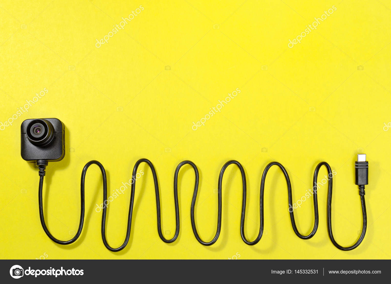Lens camera yellow background — Stock Photo © kub_1212 #145332531