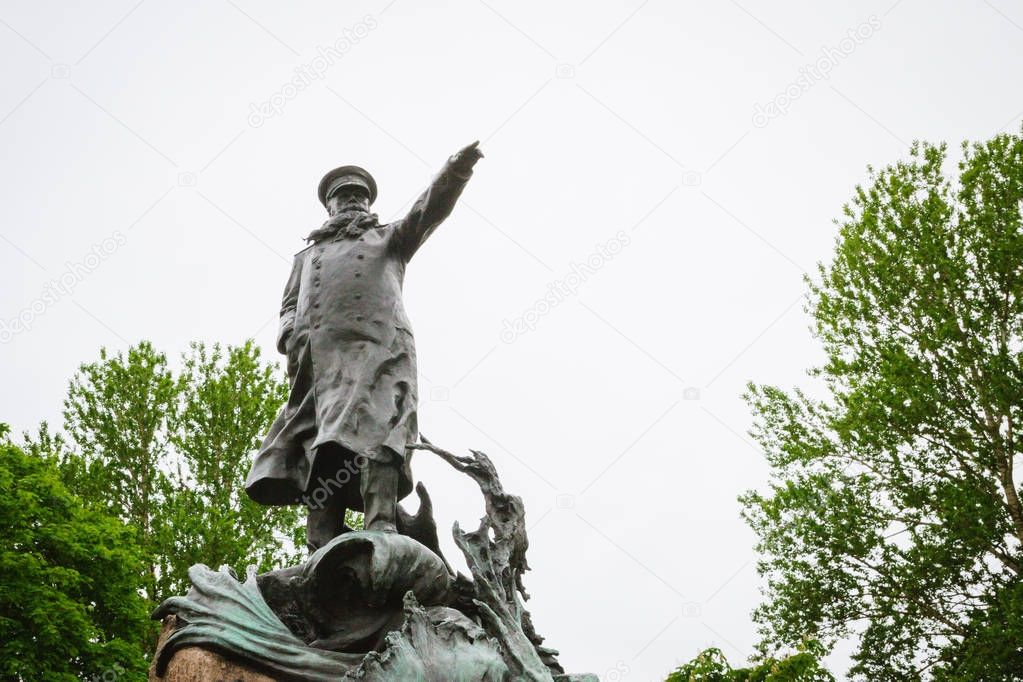 Monumento al almirante Stepan Osipovich Makarov en Kronstadt en la 2022