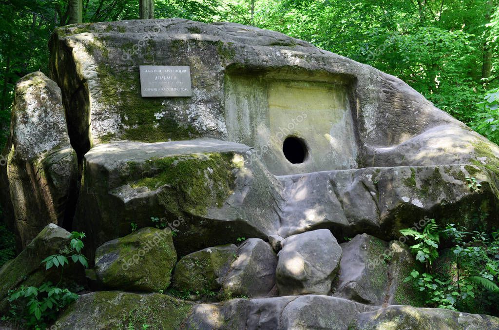 Volkonsky dolmen es el único dolmen sobreviviente en el mundo de tipo ...