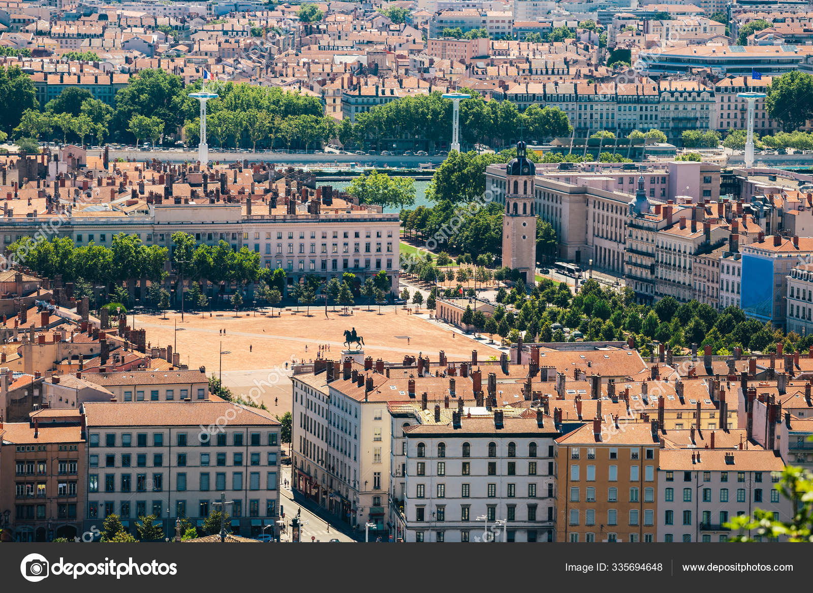 Panorama de Lyon vista elevada no dia ensolarado. Vista panorâmica ...