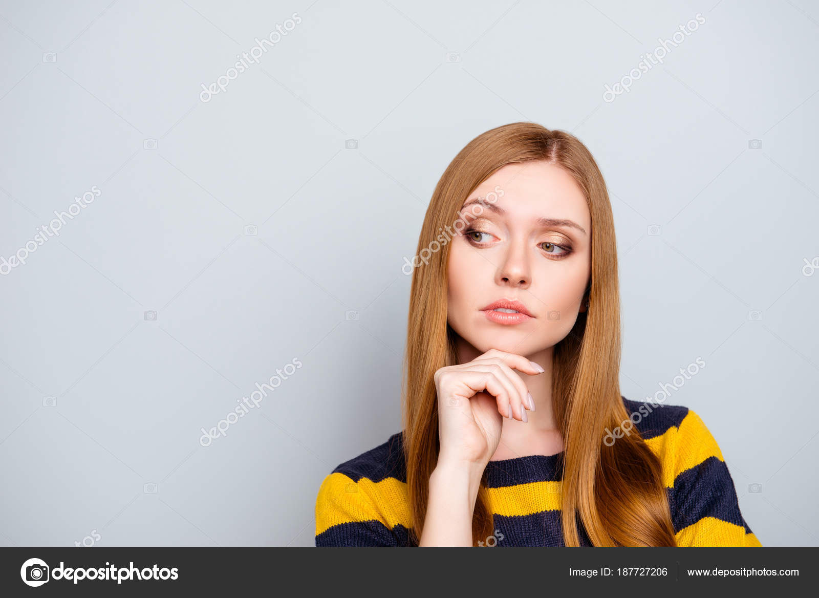 Make up visage style people concept. Close up portrait of pensiv Stock ...