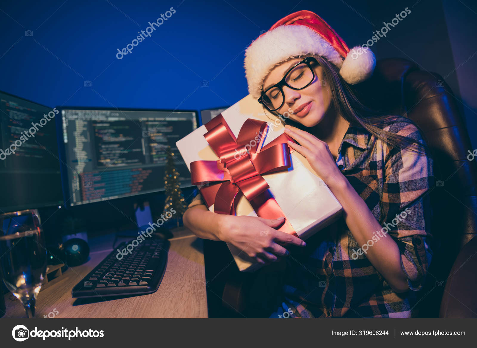 Photo of programmer lady work late night meet newyear alone office ...