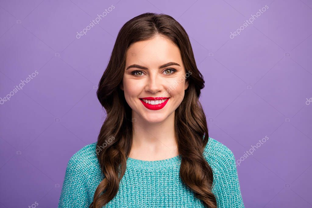 Primeros planos foto de hermosa increíble hermosa señora labios rojos ...