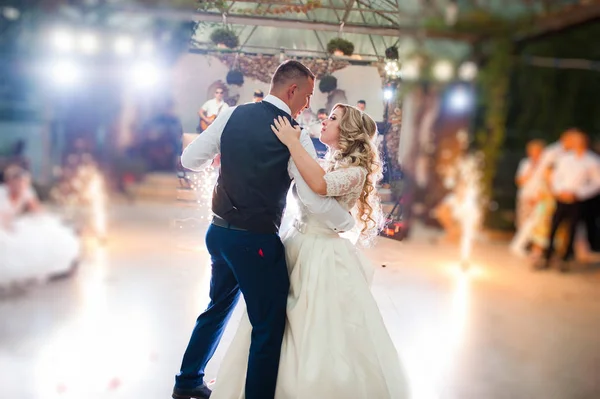 Wedding first dance Stock Photos, Royalty Free Wedding first dance ...