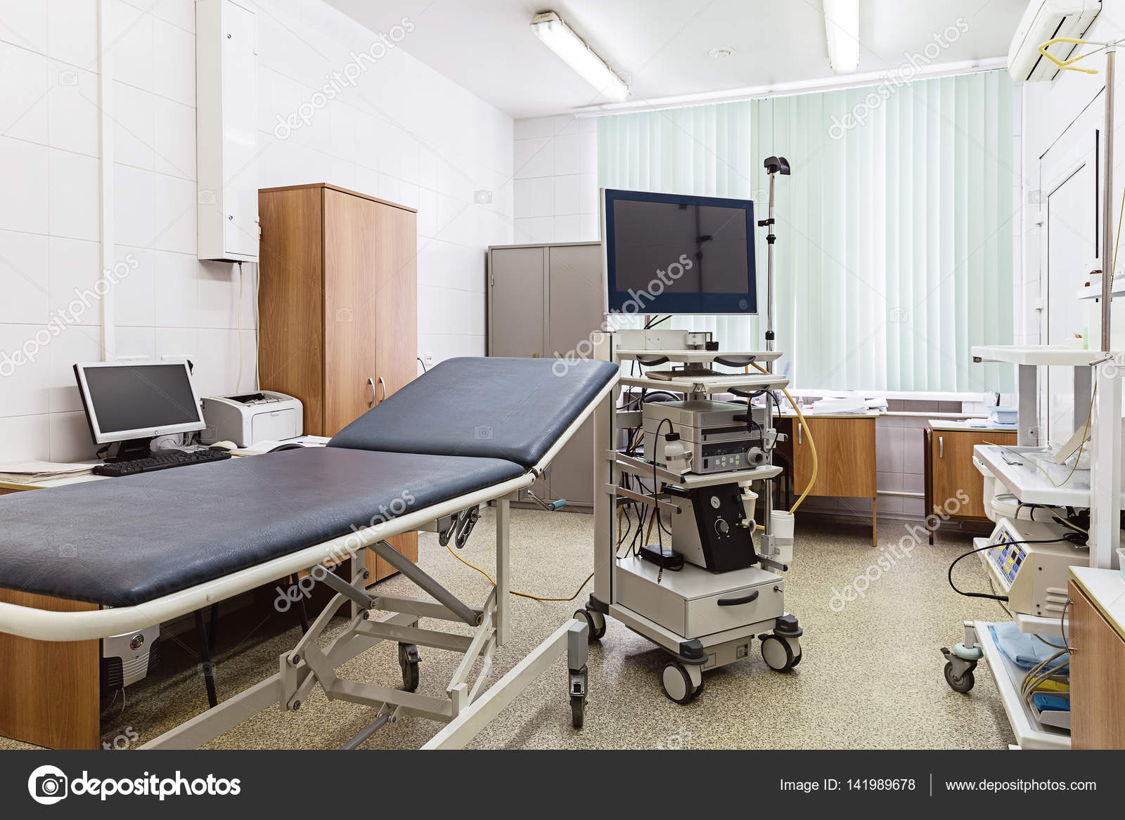 Endoscopia en consultorio médico — Foto de stock #141989678 © kot36