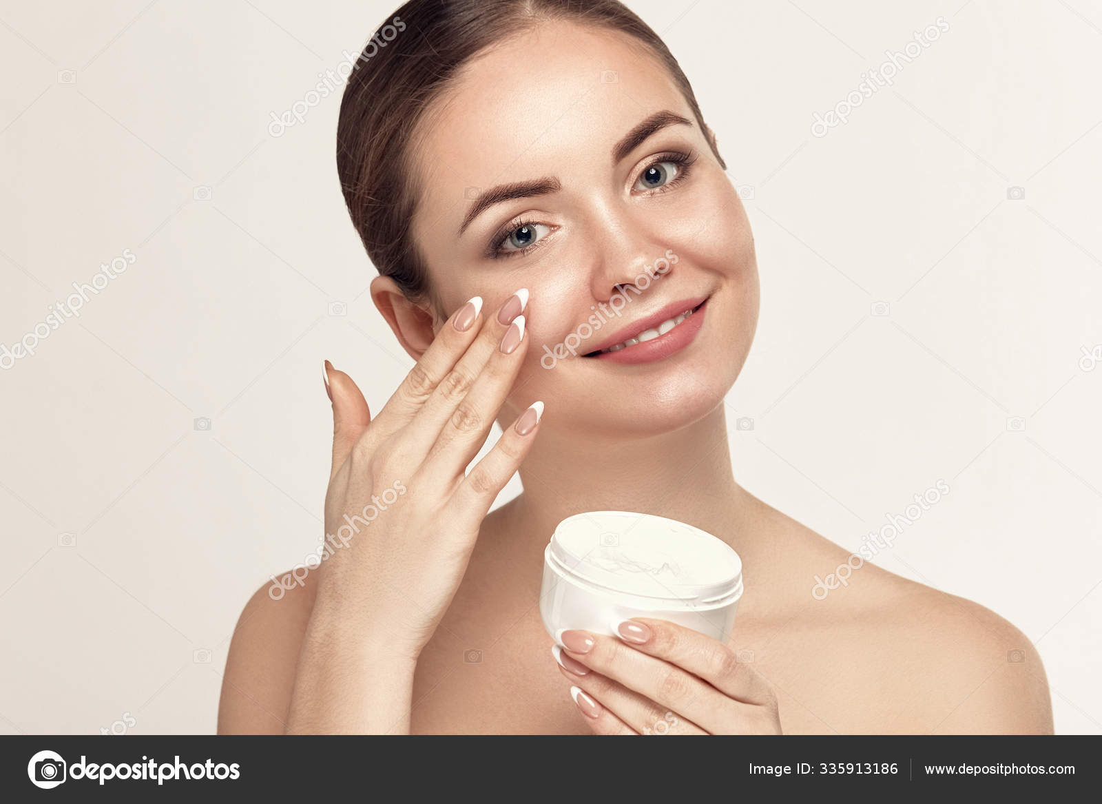 Beautiful Model Applying Cosmetic Cream Treatment Her Face White ...