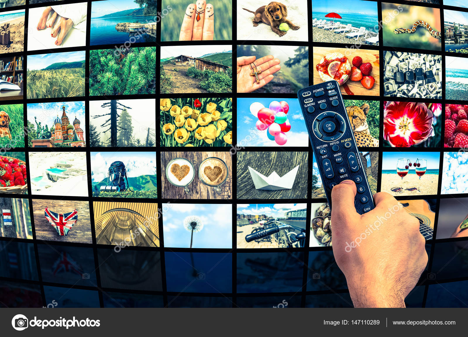 Gran mural de vídeo multimedia con control remoto: fotografía de stock ...