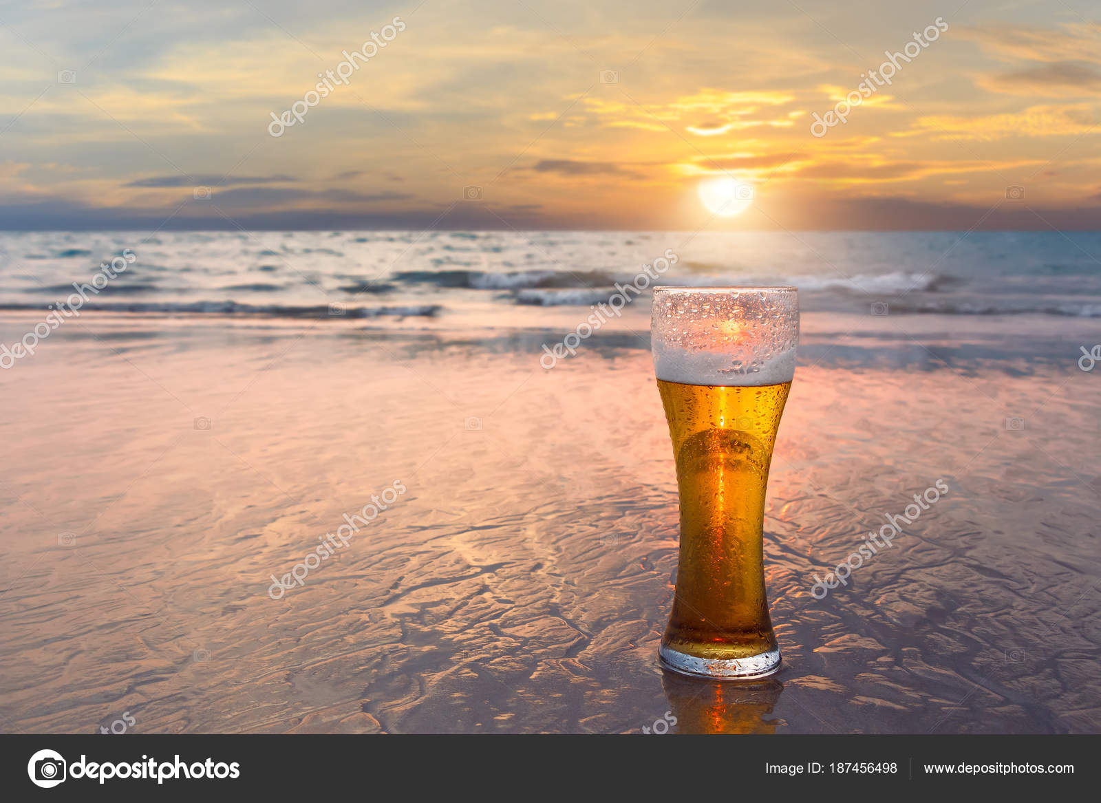 Glass Cold Beer Sea Shore Sunset Relax Beach — Stock Photo ...