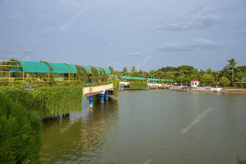 SHEGAON, MAHARASHTRA, INDIA, 10 JULIO 2017: Turista no identificado ...