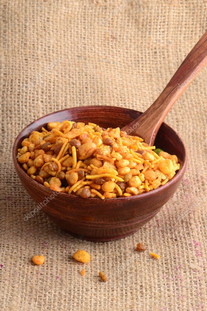 Snacks indios: Mezcla (nueces asadas con sal, pimienta, especias ...