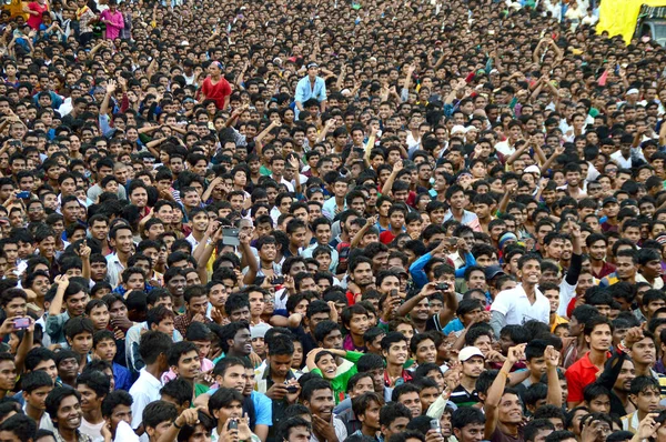 Indian crowd Stock Photos, Royalty Free Indian crowd Images | Depositphotos