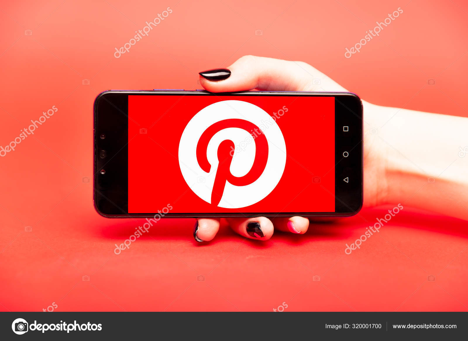 26 08 2019 Tula: Pinterest on the phone display. Logo — Stock Editorial ...