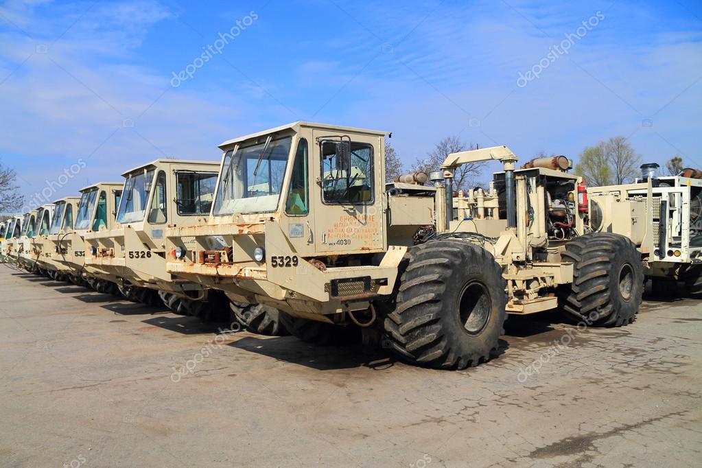 Seismic vibrators vehicle INOVA AHV-IV-362 — Stock Editorial Photo ...