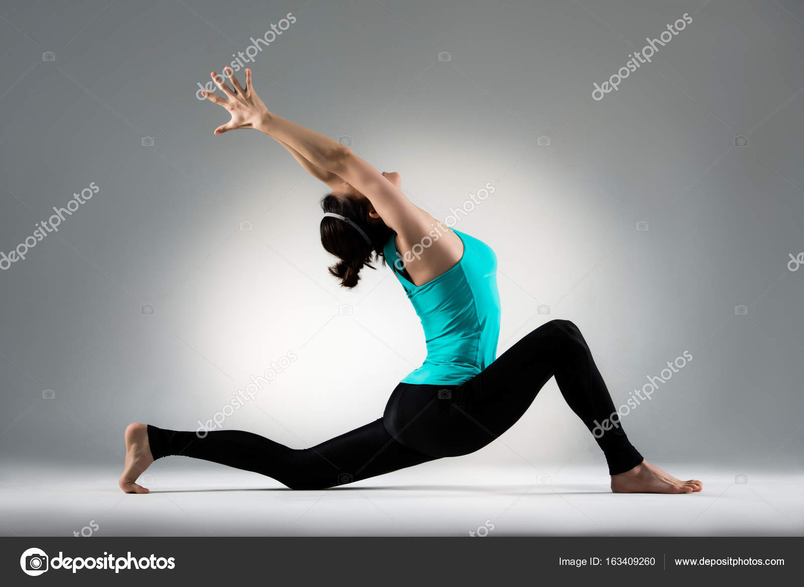 Dancer show the stretch gymnastics dance posture ⬇ Stock Photo, Image ...