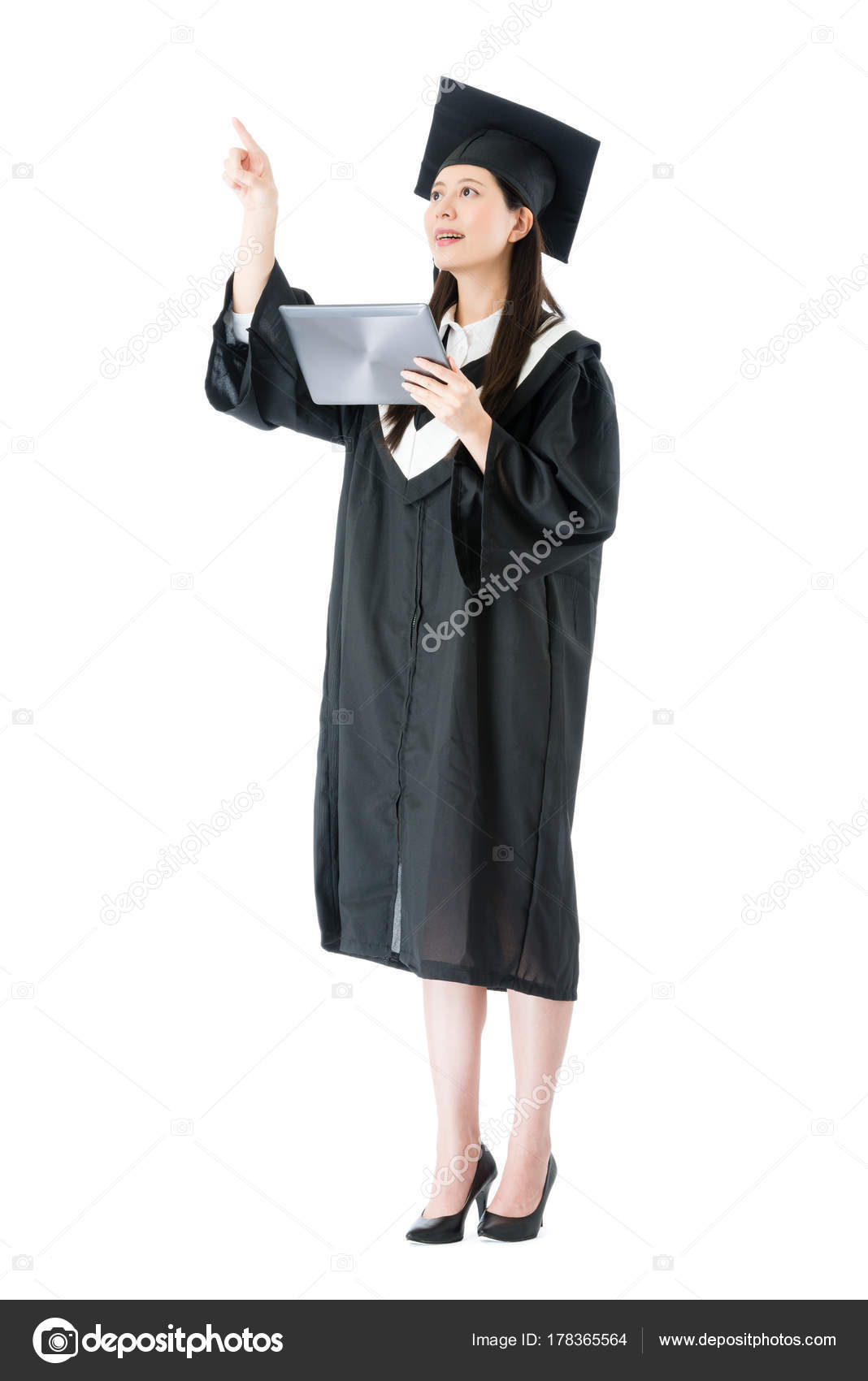 Pretty girl college student getting graduation — Stock Photo ...