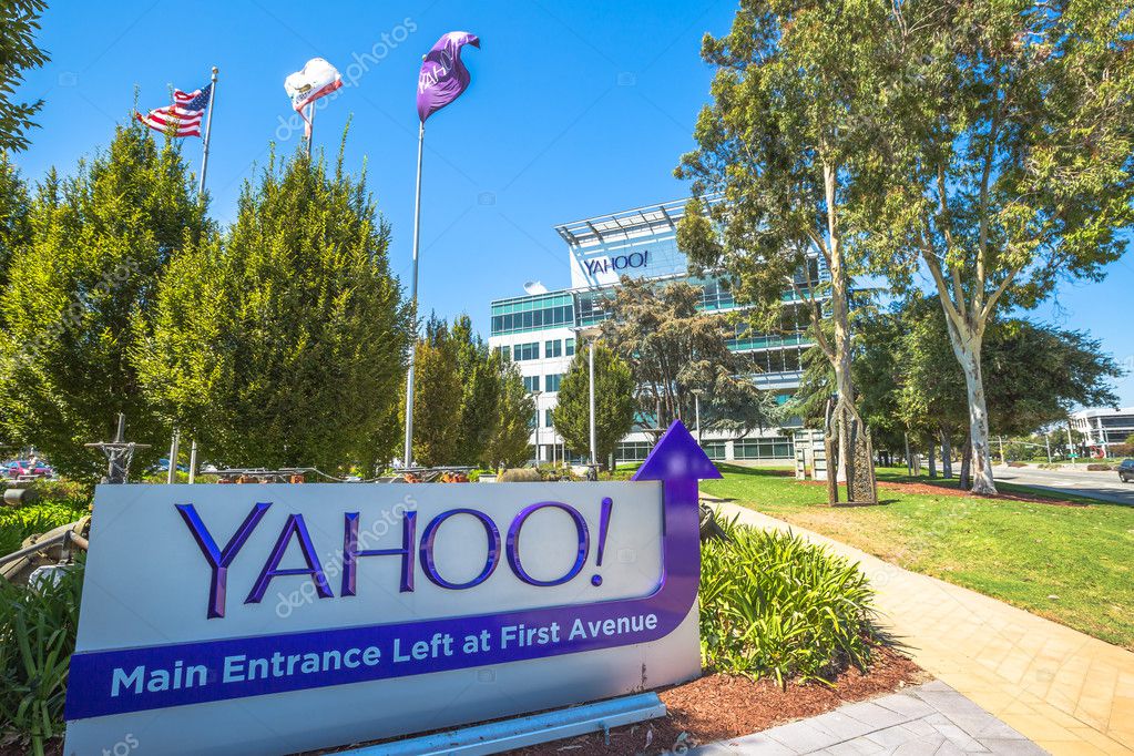 Yahoo Sign Sunnyvale — Stock Editorial Photo © bennymarty #127807946